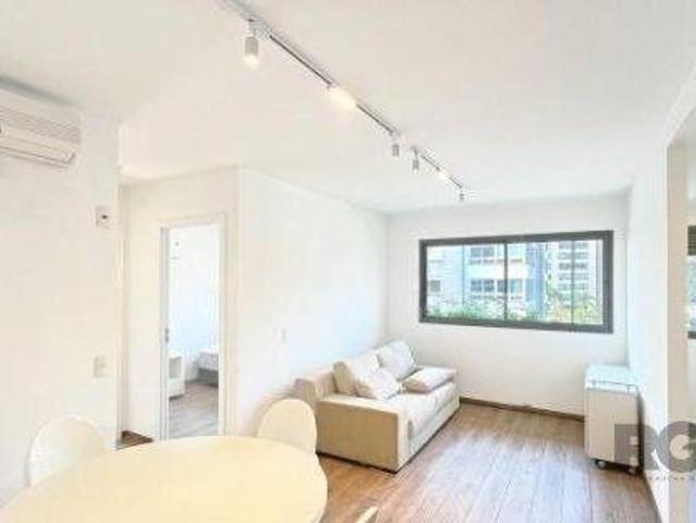 Apartamento no bairro Auxiliadora de 2 dormitórios vaga e infra