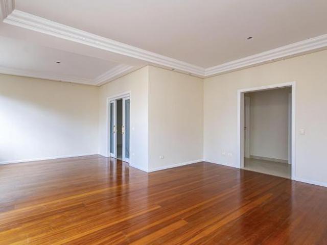 Apartamento no Batel