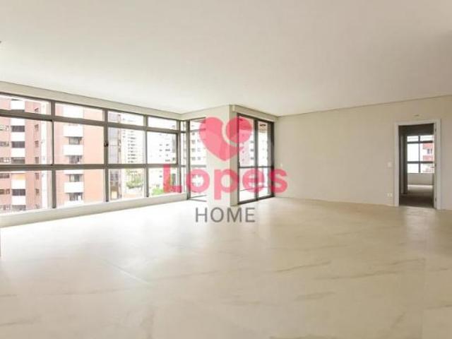 Apartamento no Bairro Batel com 171 m²
