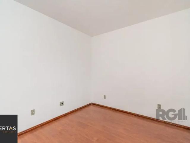 Apartamento no bairro Petrópolis de 2 dormitórios e vaga