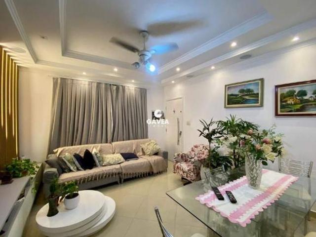 Apartamento à venda no Boqueirão em Santos