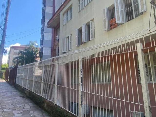 Apartamento no bairro Floresta 3 dormitórios