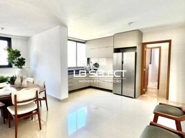 Apartamento no bairro Karaíba com três suítes e varanda extendida