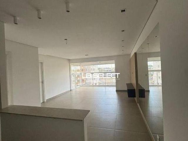 Apartamento no bairro Karaíba com três suítes e duas vagas de garagem