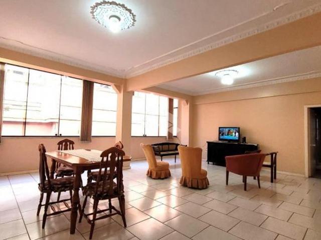 Apartamento no bairro Independência em Porto Alegre com 3 dormitórios