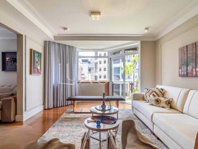 Apartamento no bairro Itaim Bibi.com 160 m², 3 quartos sendo 3 suítes à venda