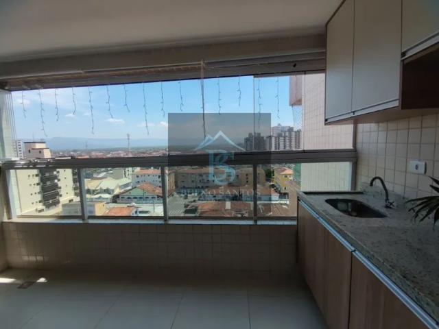 Apartamento no Bairro Ocian Praia Grande SP, com 2 dormitórios, 1 suíte