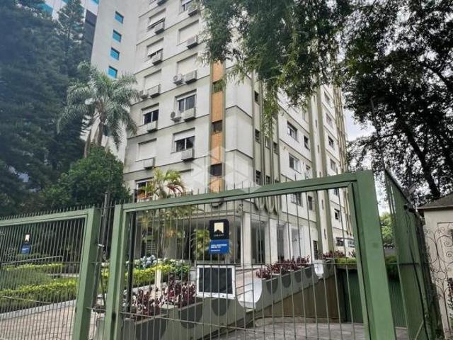 Apartamento no bairro Moinhos de Vento, em Porto Alegre de 3 dormitórios e 2 vagas