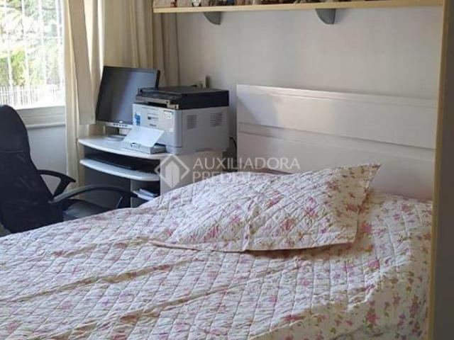 Apartamento no bairro Menino Deus