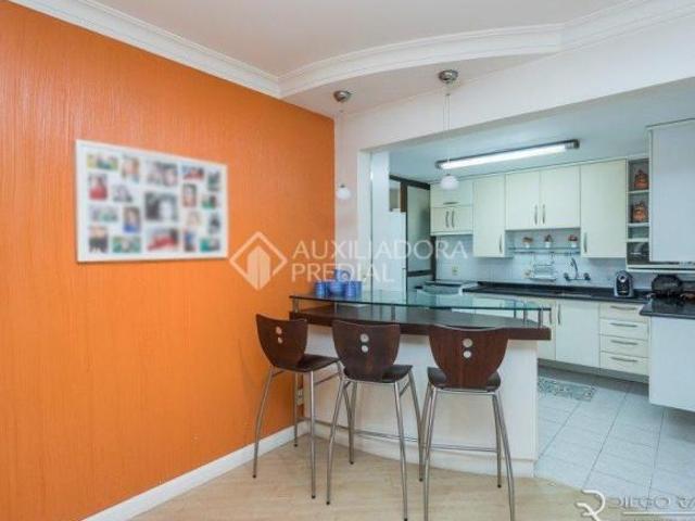 Apartamento no bairro Menino Deus
