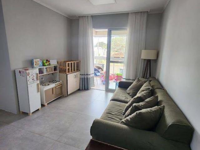 Apartamento no Bairro Neva, semi mobiliado, com 93m² privativos 02 quartos e 01 suíte