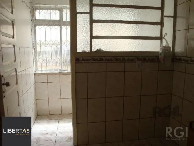 Apartamento no bairro Jardim Lindóia de 2 dormitórios DESOCUPADO