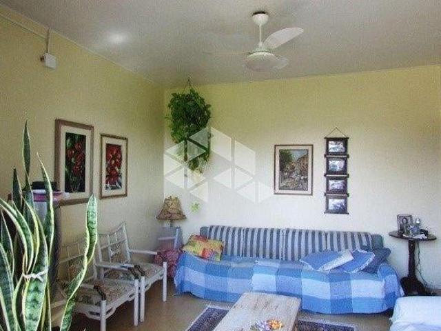 Apartamento no bairro Santa Cecilia em Porto Alegre de 2 dormitórios