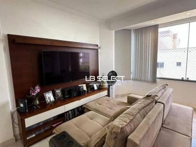 Apartamento no bairro Santa Mõnica com três quartos, uma suíte e uma vaga de garagem