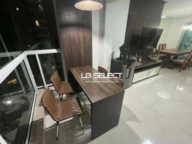 Apartamento no bairro Santa Mônica com três quartos, sendo uma suíte e varanda gourmet
