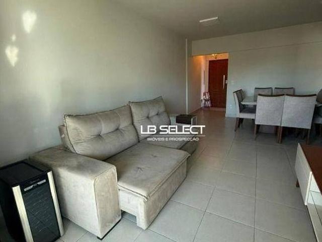 Apartamento no bairro Santa Maria com três quartos e varanda