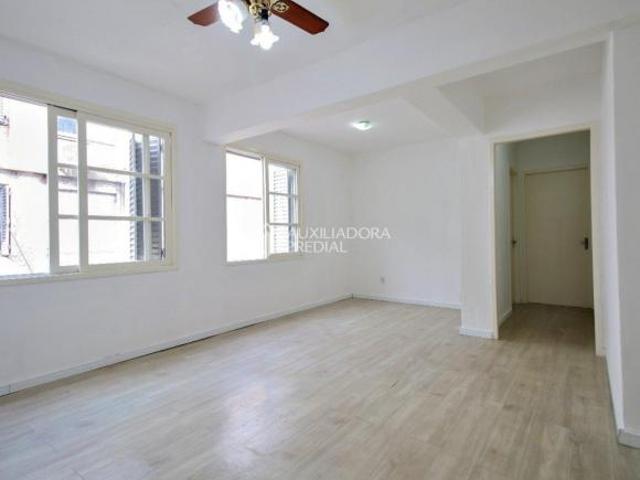 Apartamento no bairro Partenon em Porto Alegre