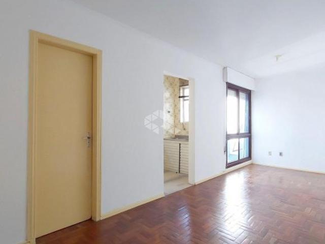 Apartamento no bairro Passo Da Areia, Porto Alegre, com 1 box/garagem escriturada