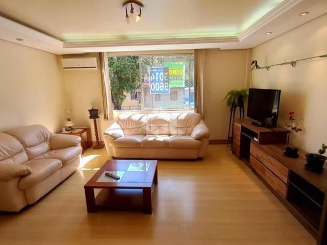 Apartamento no bairro Petrópolis, 2 dormitórios e vaga