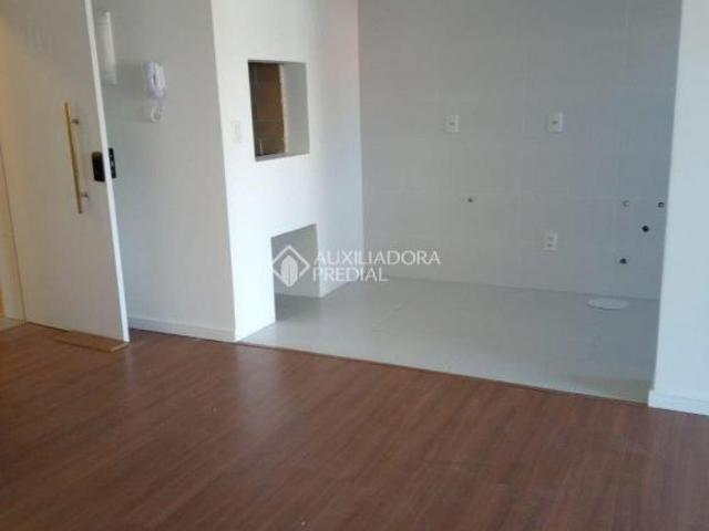 Apartamento no bairro Piratini