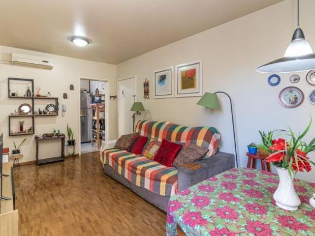 Apartamento no bairro Rio Branco de 2 dormitórios