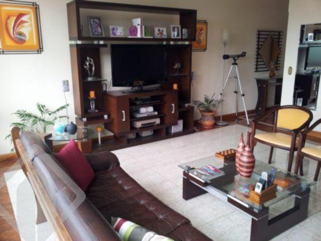 Apartamento no bairro Três Figueiras
