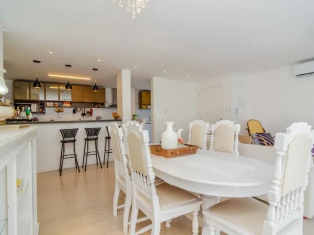 Apartamento no bairro Tristeza