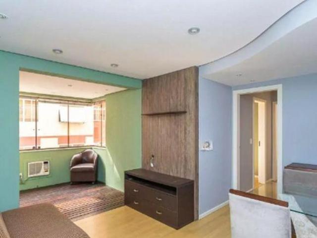 Apartamento no bairro Tristeza de 2 dormitórios e vaga