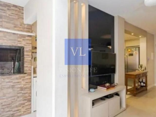 Apartamento no bairro Uberaba, 2 Quartos, 1 Suíte, sacada com churrasqueira Porteira Fechada!