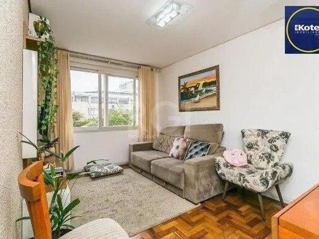 Apartamento no bairro Vila Ipiranga de 2 dormitórios e 2 vagas DESOCUPADO