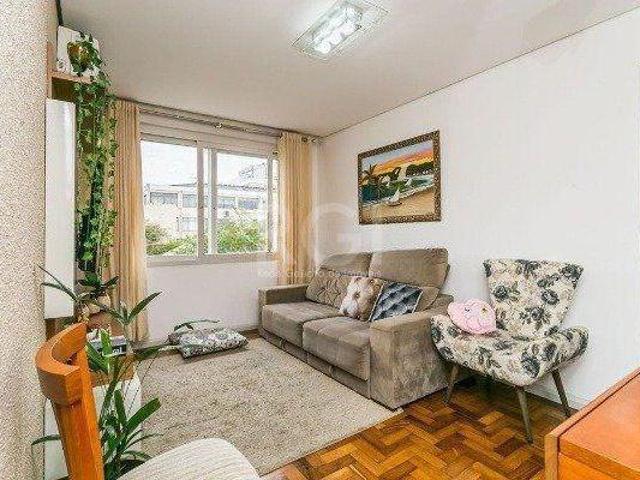 Apartamento no bairro Vila Ipiranga de 2 dormitórios e 2 vagas DESOCUPADO