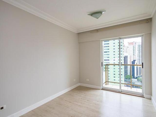 Apartamento no Batel