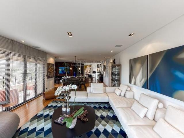 Apartamento no Batel, 248m2, 4 quartos e localizad