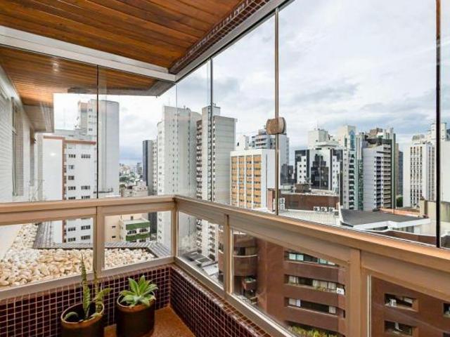 Apartamento no Batel | 3 quartos | 110m² | Andar alto | Vista livre | Próx. Praça do Japão