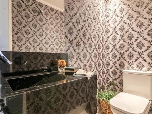 APARTAMENTO NO BATEL • 3 QUARTOS • SALA ÍNTIMA ENVIDRAÇADA • 2 VAGAS•VISTA LINDA