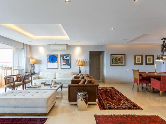 Apartamento no Batel ARYA 1