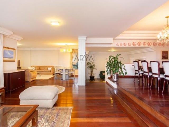 Apartamento no Batel ARYA 1