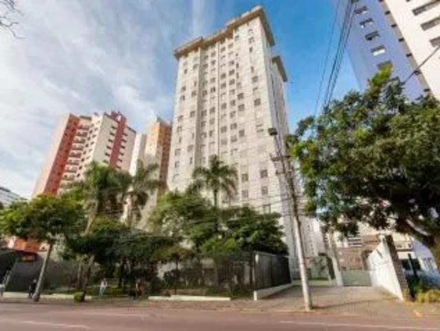 Apartamento no Batel de 133.6 m² com 3 quartos