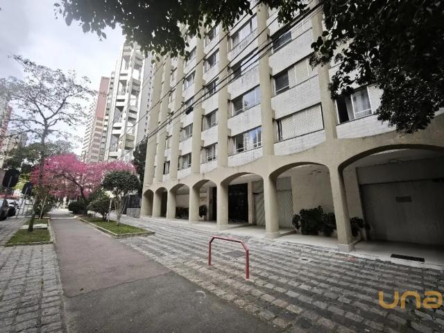 Apartamento no Batel de 241 m² com 3 quartos