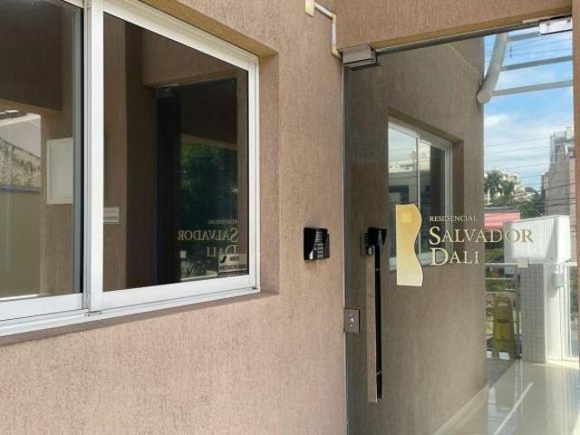 Apartamento no Batel, dois quartos, suíte, uma vaga