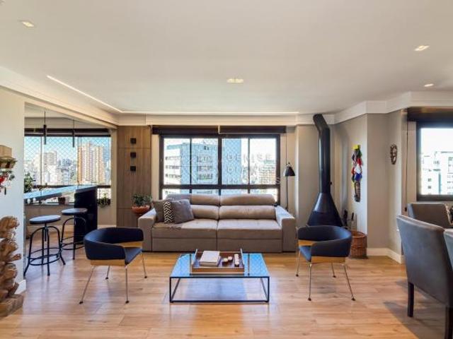 Apartamento no Bigorrilho com 160m2, 3 quartos, 3