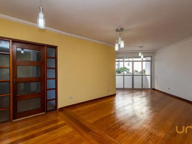 Apartamento no Bigorrilho de 236.32 m² com 3 quartos