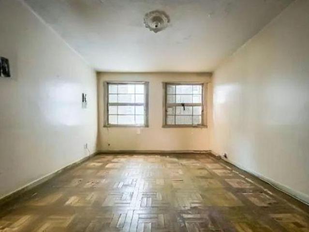 Apartamento no Bom Fim de 3 dormitórios DESOCUPADO