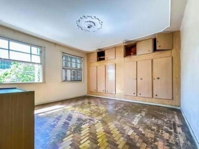 Apartamento no Bom Fim de 3 dormitórios DESOCUPADO
