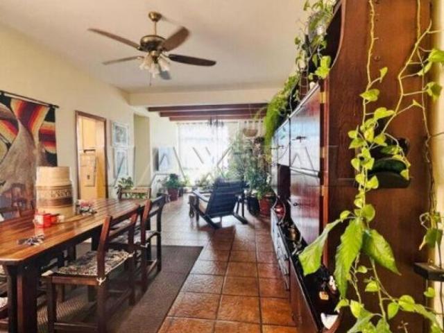 Apartamento no Bom Retiro com 2 quartos, sala, cozinha, área e dependência de empregada