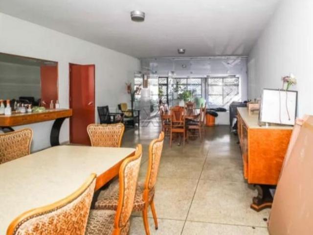 Apartamento no Bom Retiro com 3 quartos, sala para 3 ambientes, copa e cozinha, área de serviço