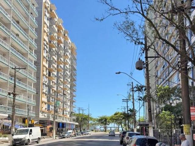 Apartamento no Boqueirao em Santos, 1 quadra da praia, 3 quartos 645mil
