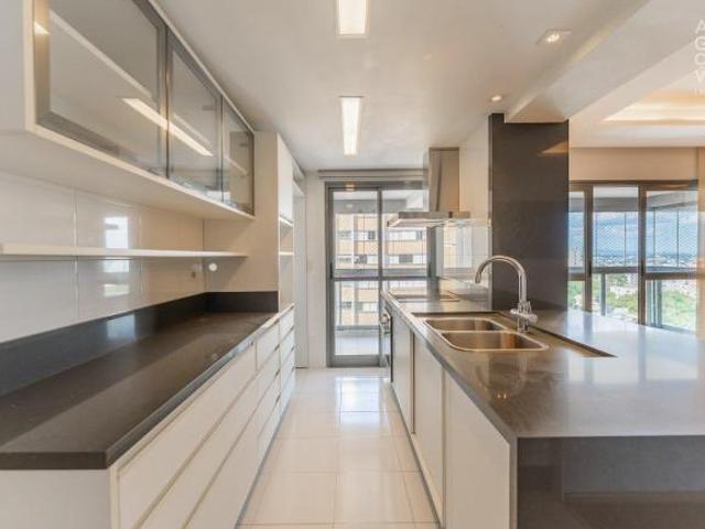 Apartamento no Blend, 03 Suítes, 02 Vagas, Churrasqueira, Água Verde, Curitiba
