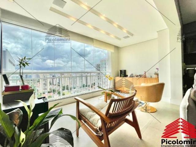 Apartamento no Brookin, 74m2,Condomínio Arizona, Semi Mobiliado, Varanda integrada, Andar Alto, Suí