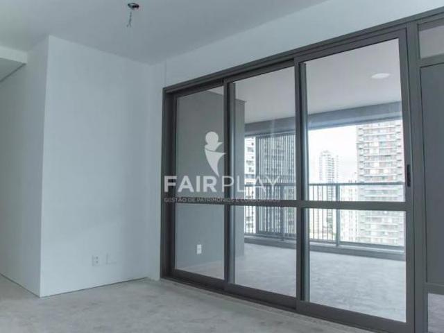 Apartamento no Brooklin, 95m de area util, três suítes, duas vagas de garagem !